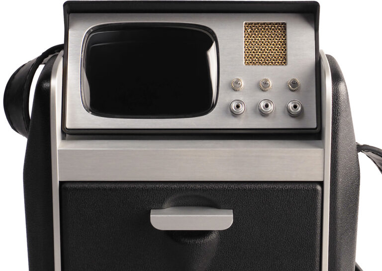 Tricorder update #22 – Close Up – The production tricorder up close and ...